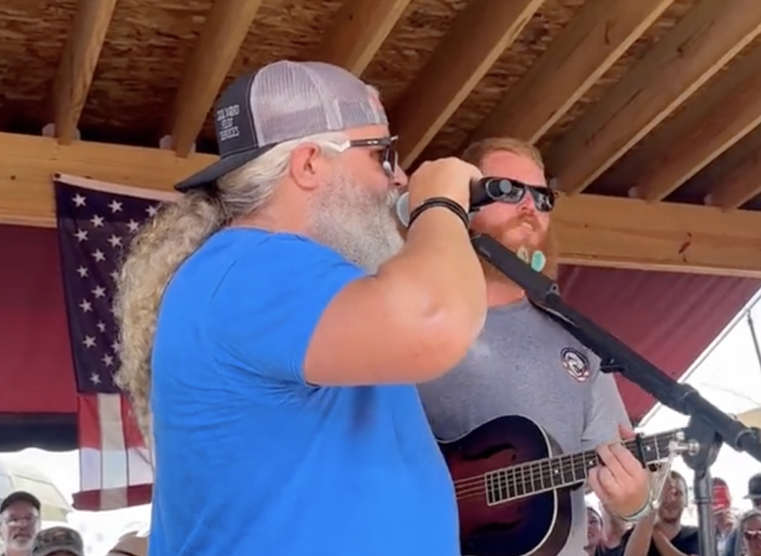Jamey Johnson Makes Surprise Appearance At Oliver Anthony's Show To ...