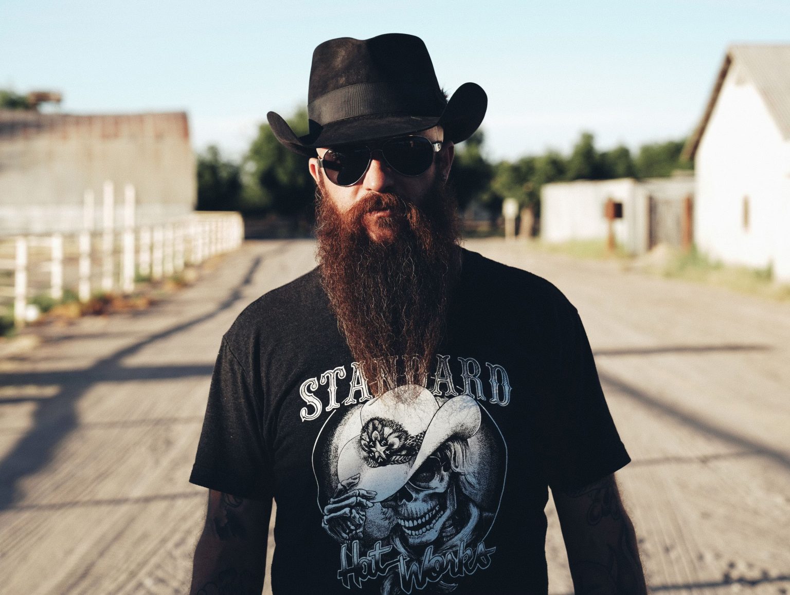 Cody Jinks Drops Surprise New Single, "Outlaws and Mustangs"