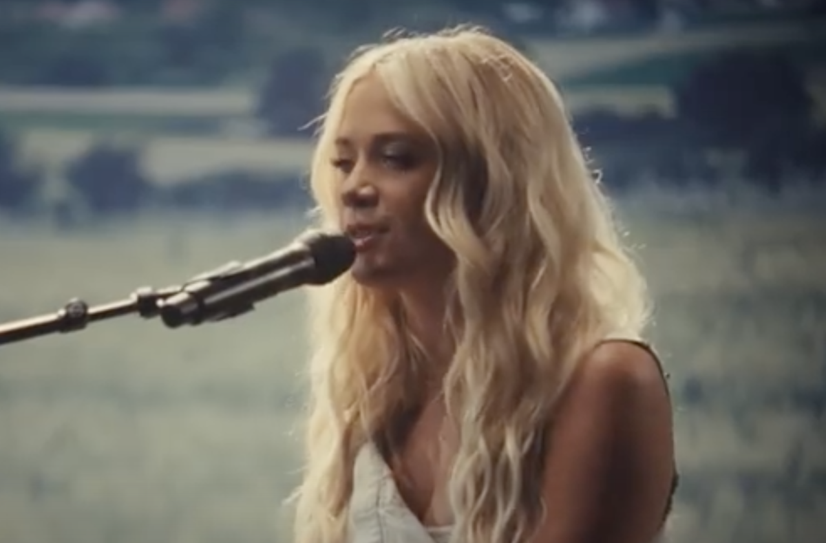 WATCH: Megan Moroney Releases Live Acoustic Video Performance Of ... WATCH: Megan Moroney Releases Live Acoustic Video Performance Of ...