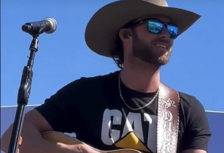 WATCH: Riley Green Delivers Exceptional Cover of "Should've Been A ...