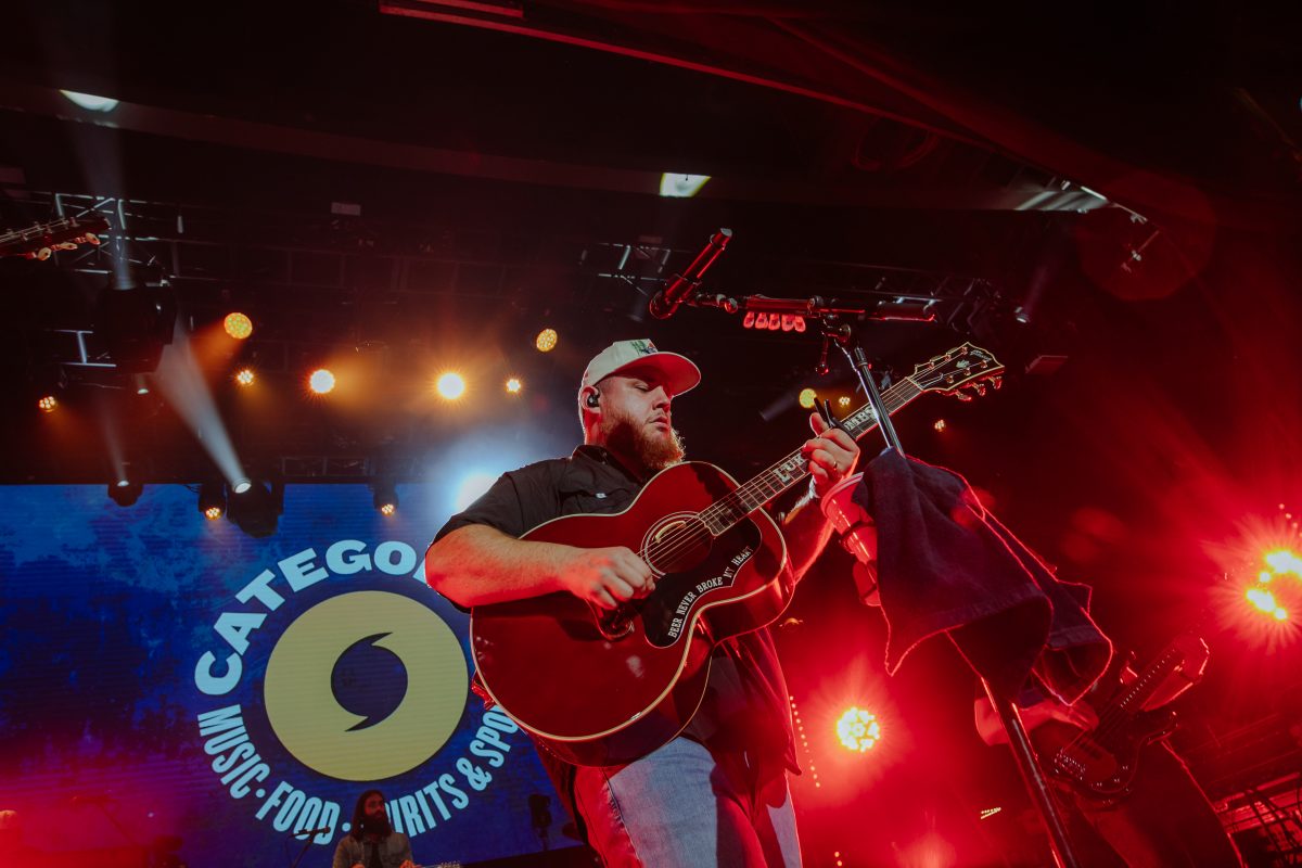 Luke Combs Celebrates New Nashville Bar, Category 10, With a Soft ...